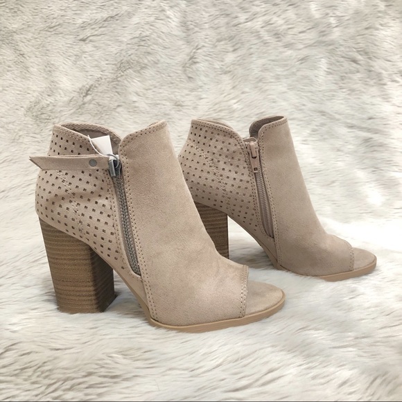 Universal Thread | Shoes | Universal Thread Collie Open Toe Heeled ...